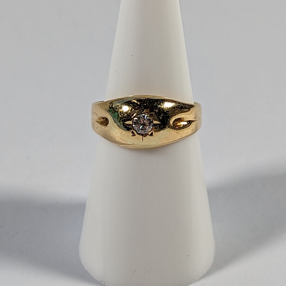18ct Gold Diamond Gypsy Style Ring Size N *sale* - Own4Less